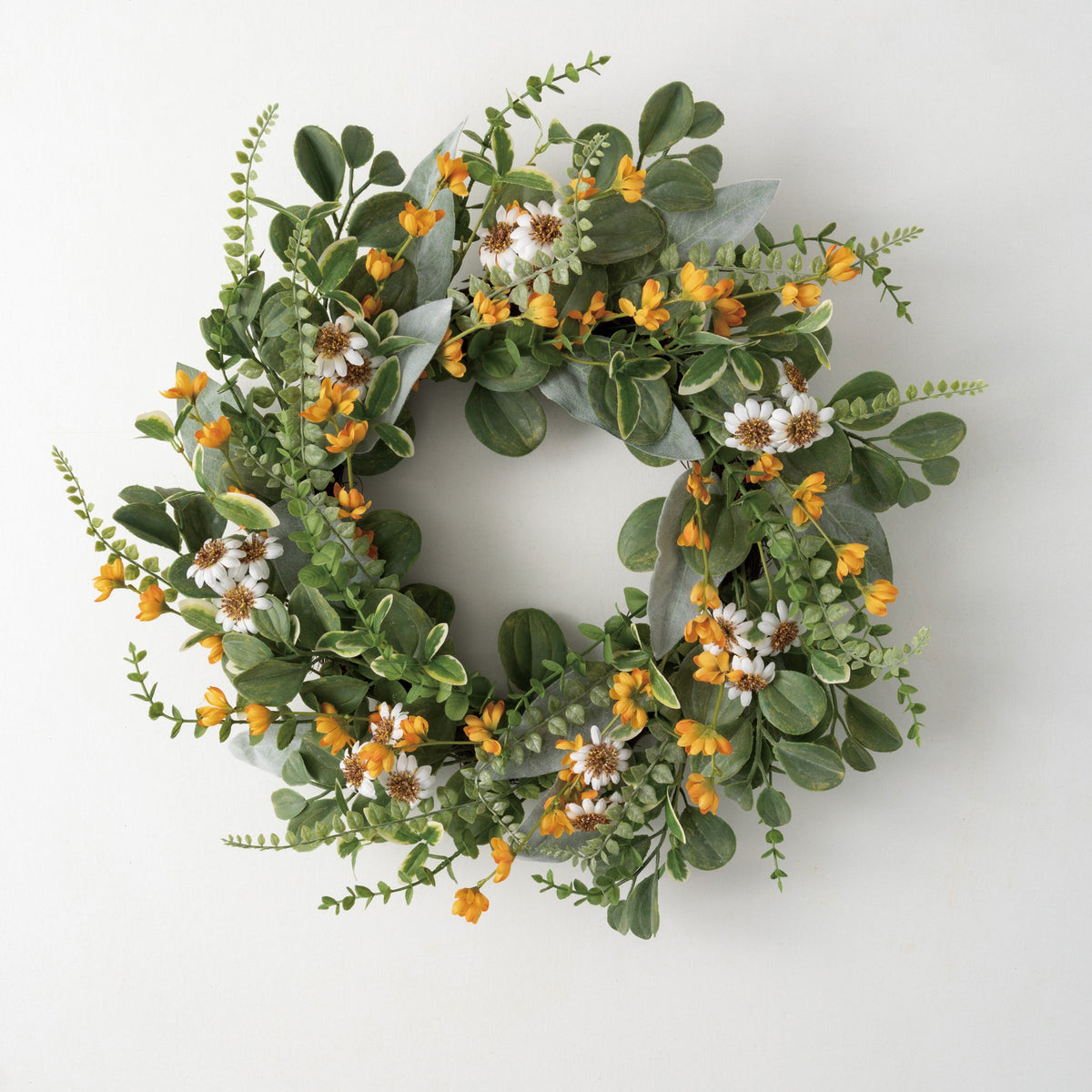 Daisy/Mixed Foliage Wreath – Transpac Brands